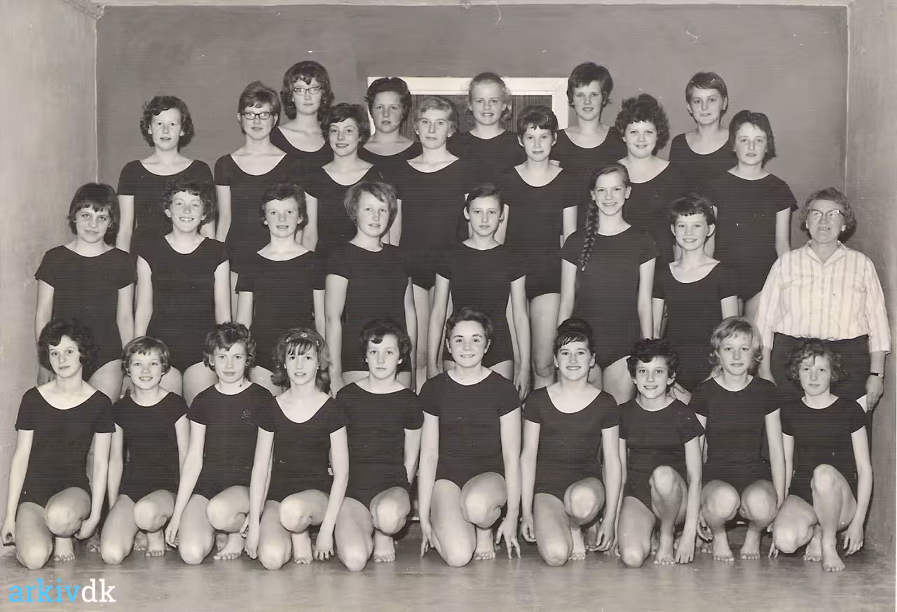 arkiv.dk | Gymnastikpiger Mou/Egense