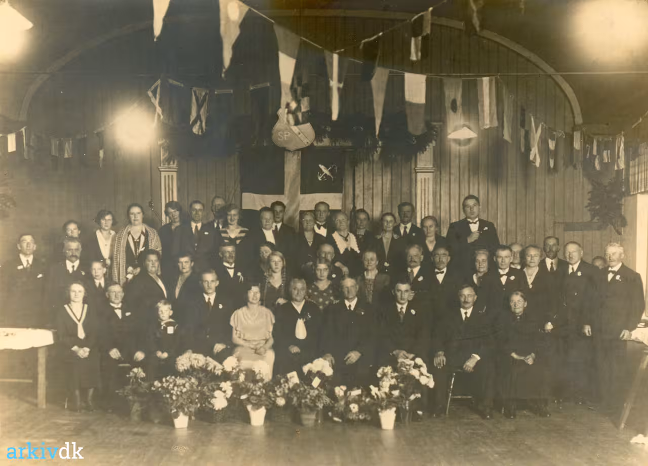 arkiv.dk | Fru Mariane og fisker Søren Pedersens sølvbryllup, Bredballe, 1933