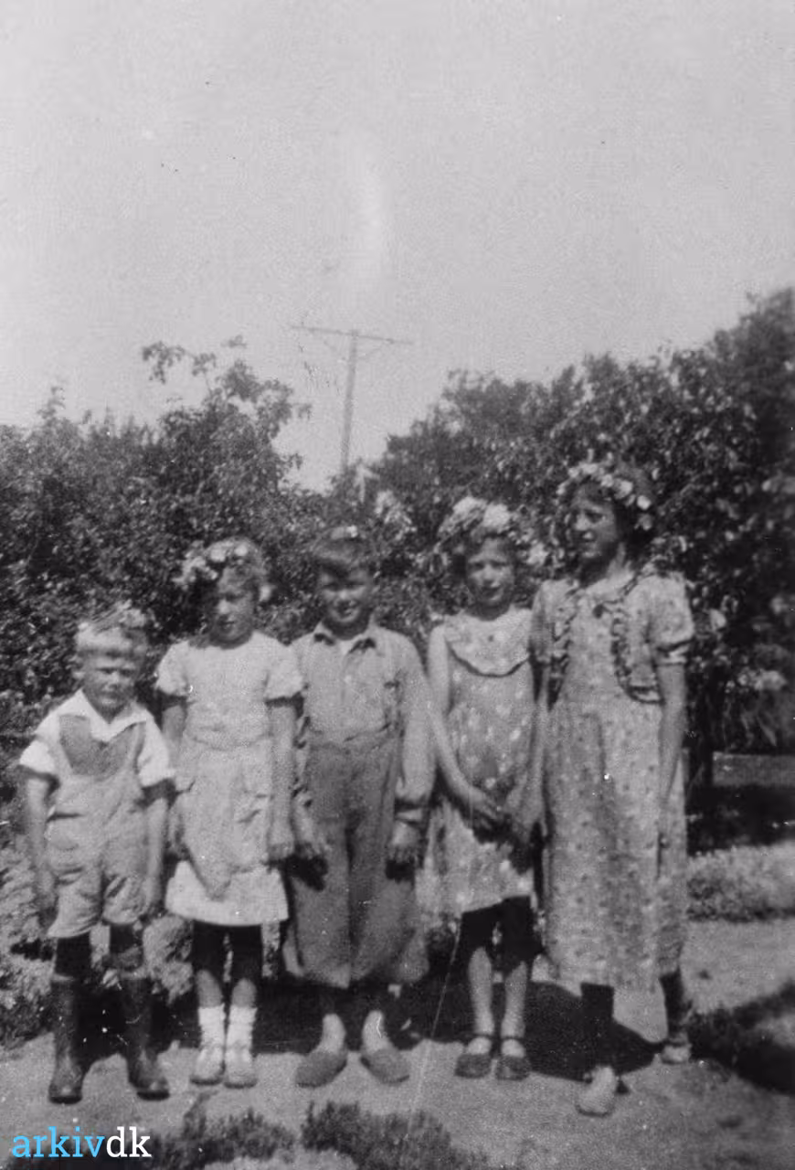 arkiv.dk | Vagn, Erna, Karl, Ruth og Marie Pedersen