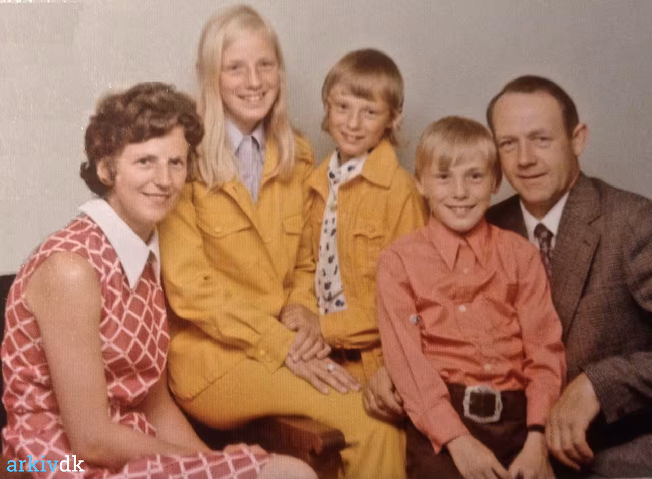 arkiv.dk | Inger og Knud Nørgaard med deres tre børn.