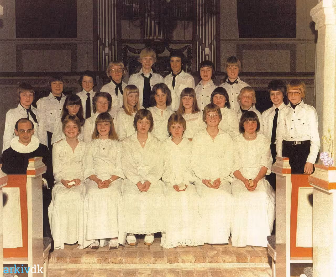 arkiv.dk | konfirmation Durup Kirke d. 29.4 1979