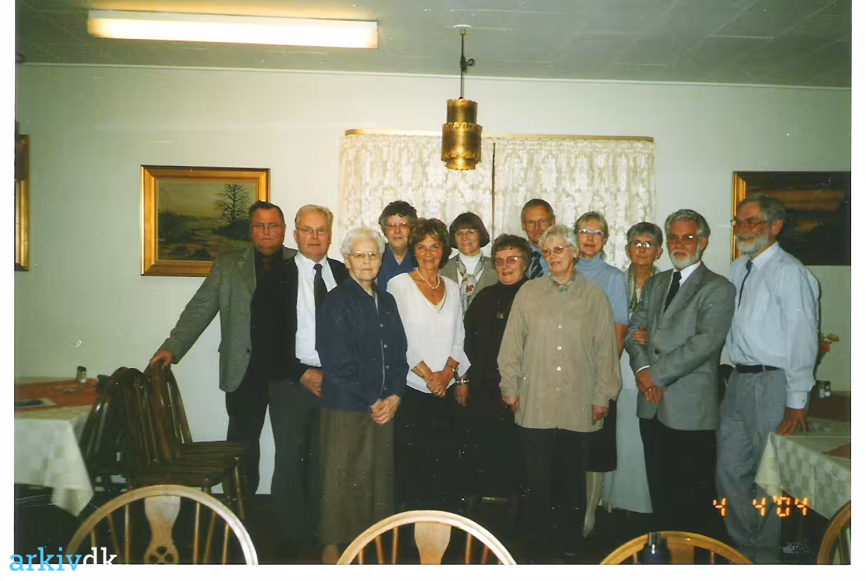 arkiv.dk | Guldkonfirmander fra 1954 i 2004