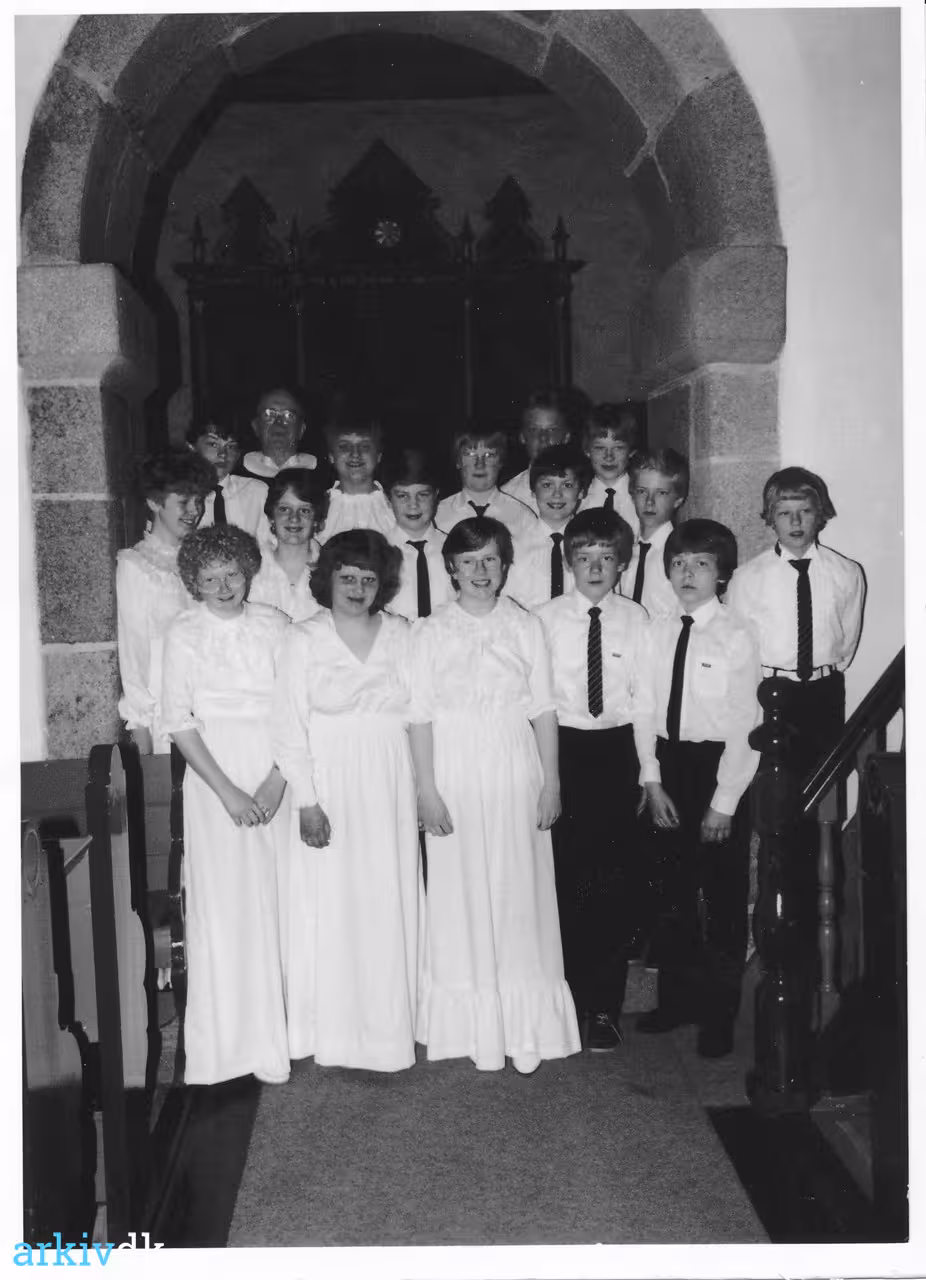 arkiv.dk | Konfirmation 1983 i Nørre Vium Kirke ved pastor E. Jessen, Videbæk