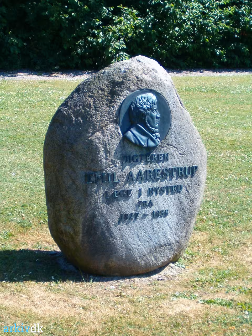 arkiv.dk | Mindesten over Emil Aarestrup