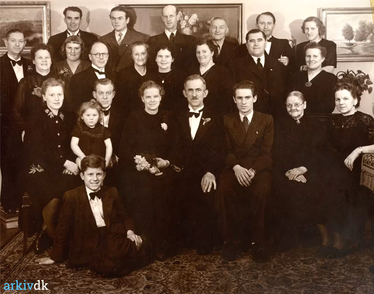 arkiv.dk | Anna og Kjeld Nielsen, Mou familieportræt