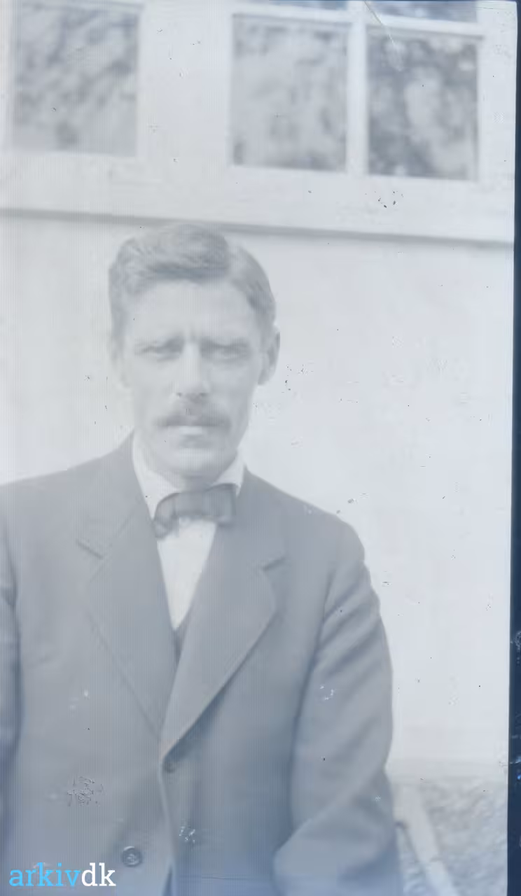 arkiv.dk | Portræt af maleren Johannes Larsen.