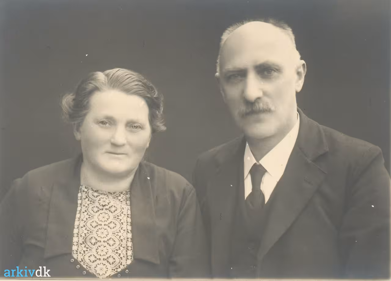 arkiv.dk | Jensen og hustru, Lærer, Roum