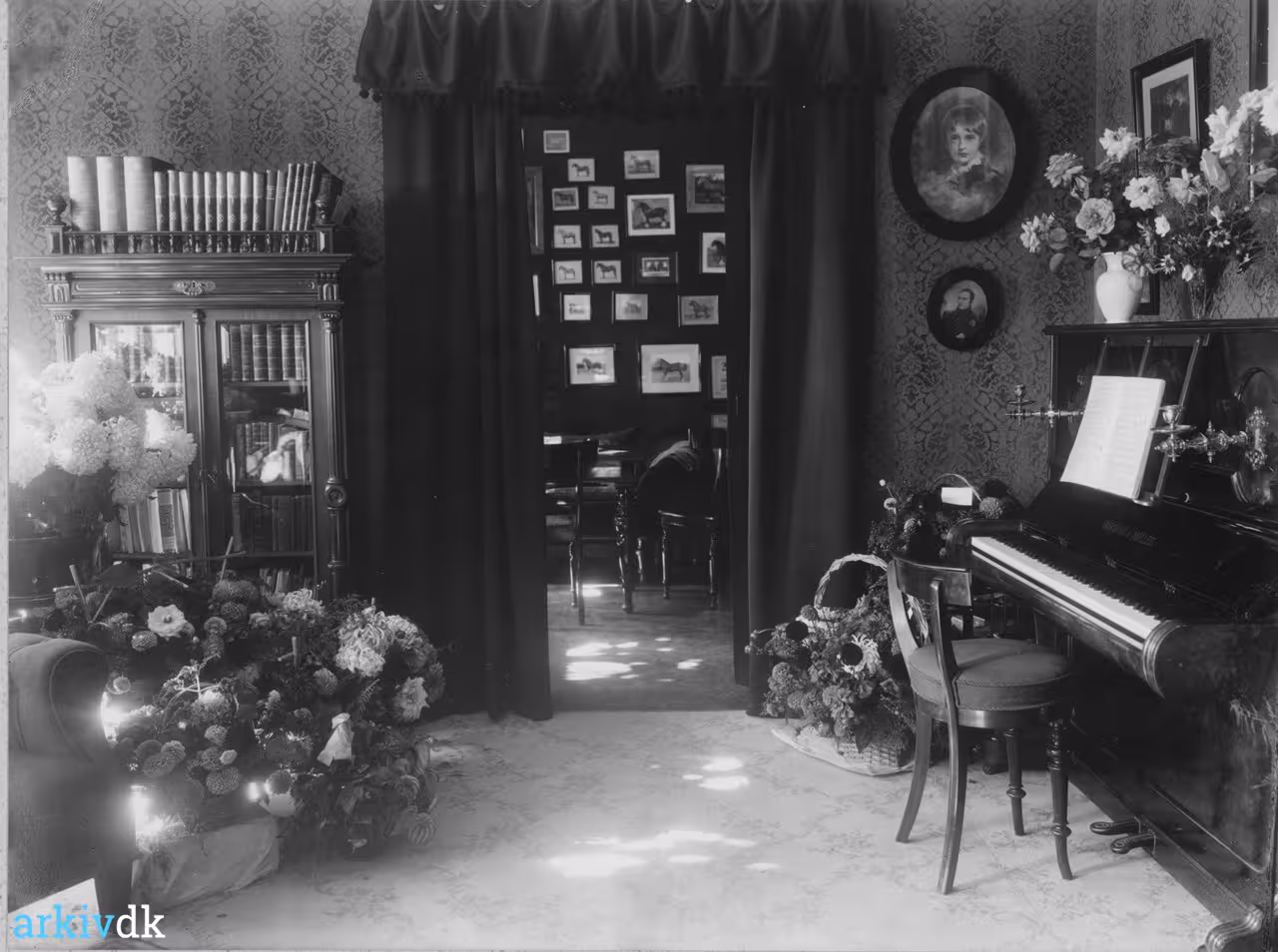 arkiv.dk | Interiør Dyrlæge Mikkelsens hjem 1934