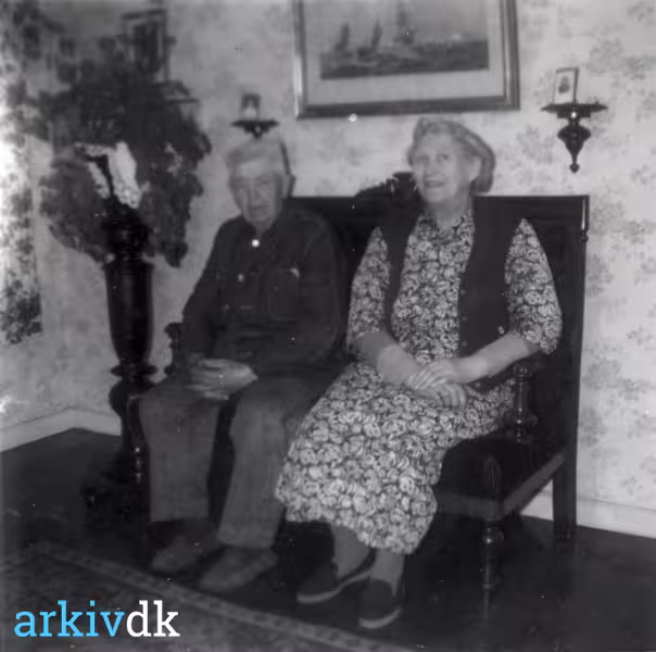 arkiv.dk | Smed Hans Larsen og hustru Jensine.