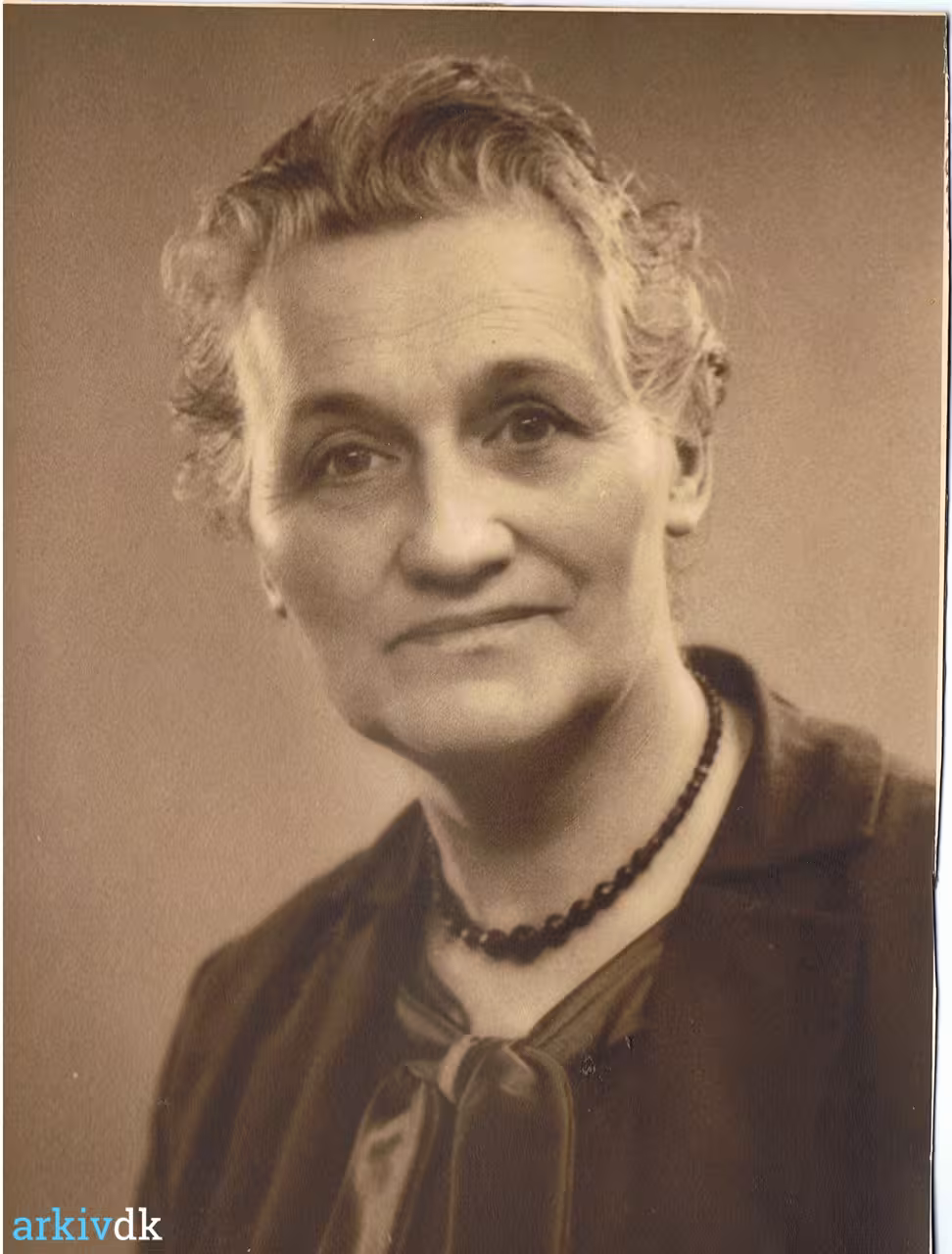 arkiv.dk | Petrine Østergaard paa Langbossen , Nylund,Vandborg, 1905-10