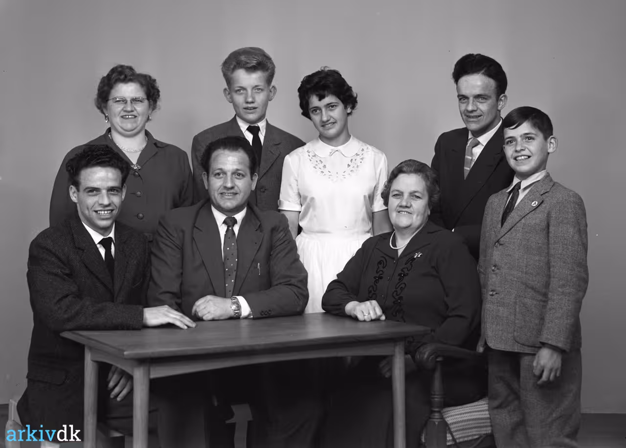 arkiv.dk | Fru Ester Konge, Agri, Knebel.