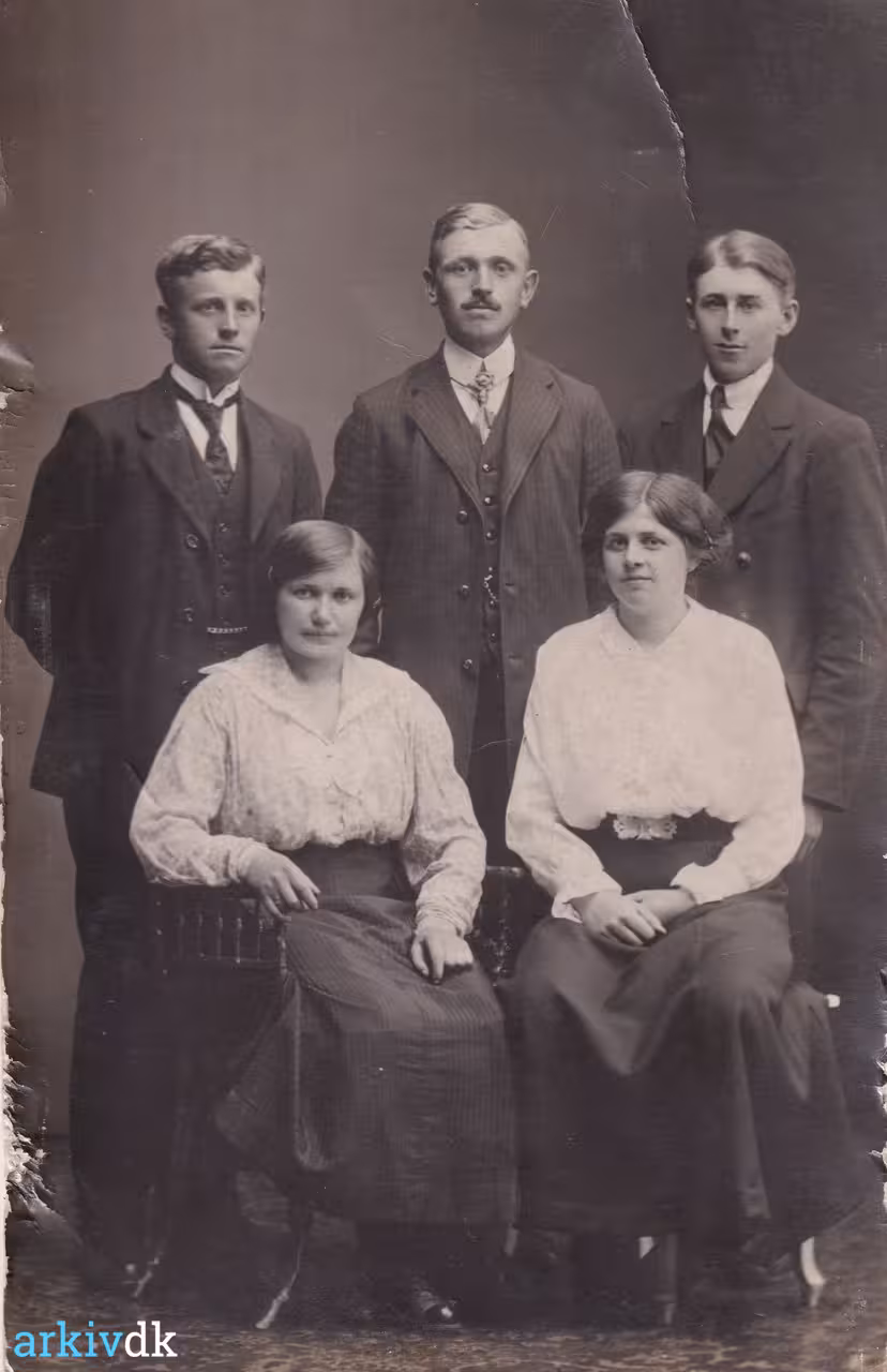 arkiv.dk | Familien Pedersen, Tulstrup ved Ry