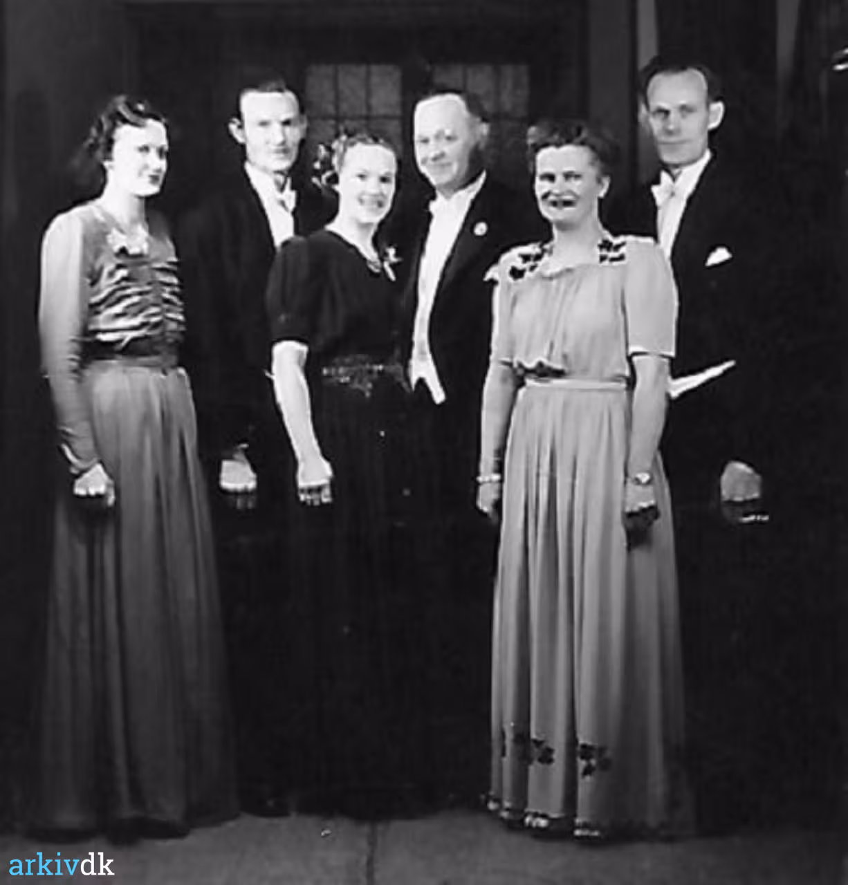 arkiv.dk | Ellinor og Mandrup Nielsen, Nibevej 526, Johanne og Karl Hansen, Nibevej 521, Elly og ...