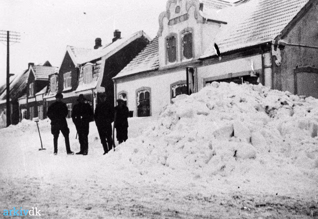 arkiv.dk | Vinterbillede fra Østergade, Ikast