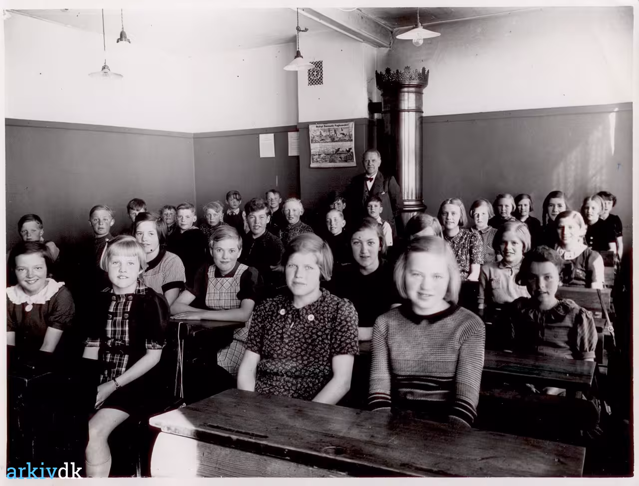 arkiv.dk | Skolebillede Fårup gamle Skole 1937.