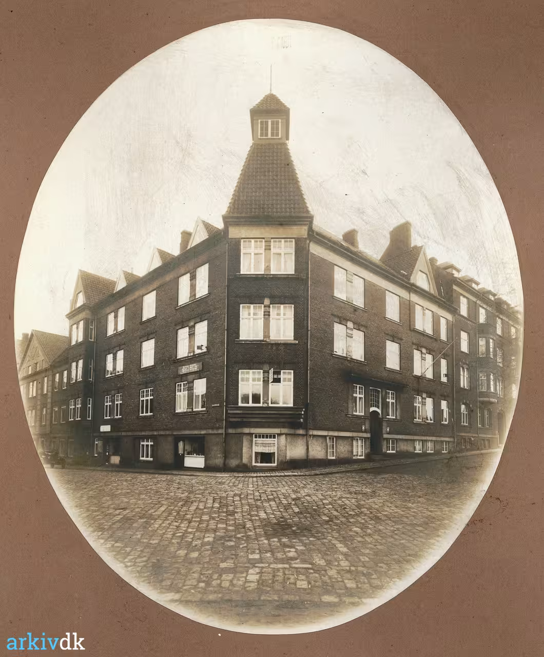 arkiv.dk | Orla Lehmannsgade 5, med Provinshotellet, Vejle, ca. 1925