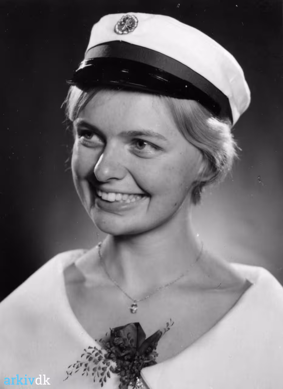 arkiv.dk | Bodil Wamberg student fra Vejle Gymnasium, 17. juni 1960