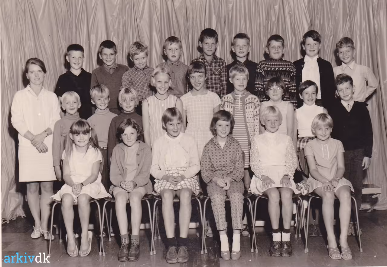 arkiv.dk | Farsø Skole 4.B 1968/69