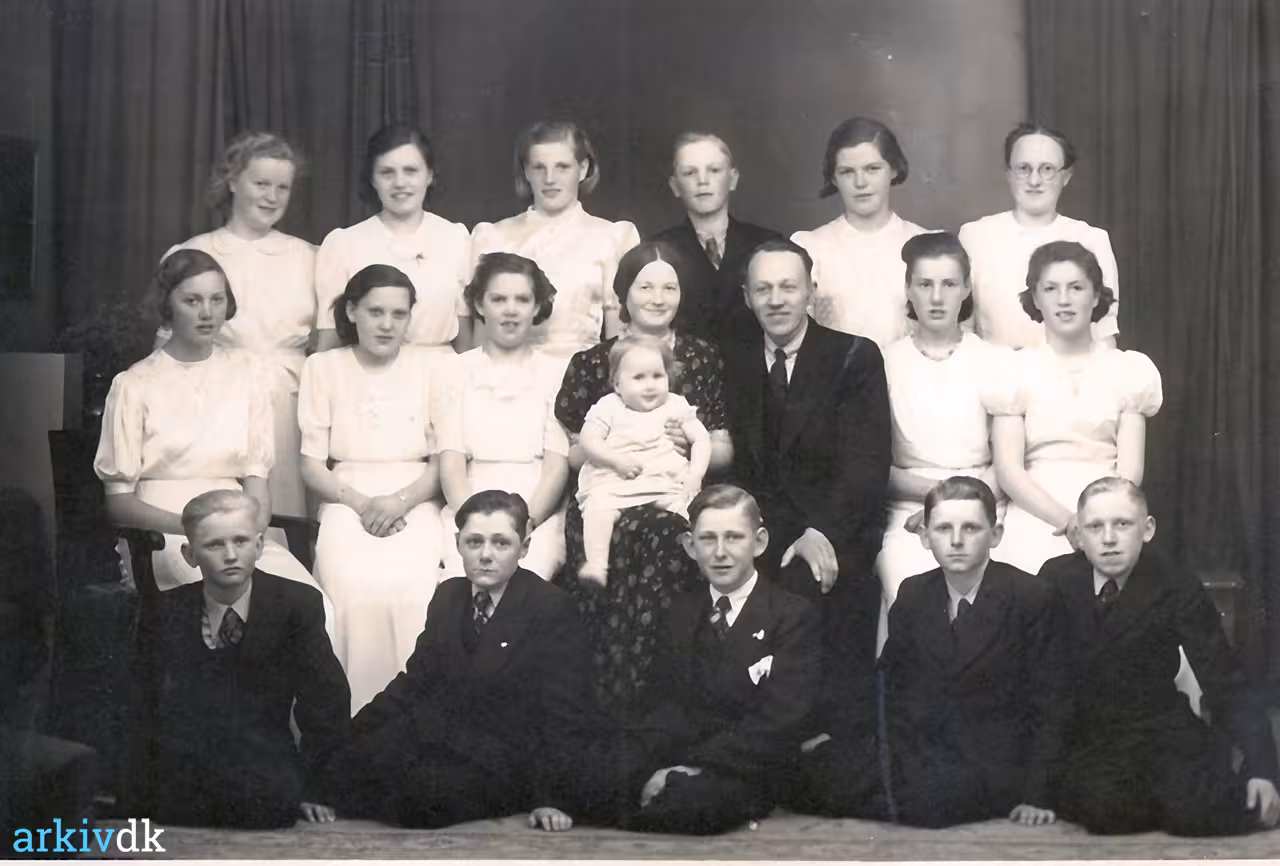 arkiv.dk | Konfirmander i Vandborg-Ferring Kirker, 1941