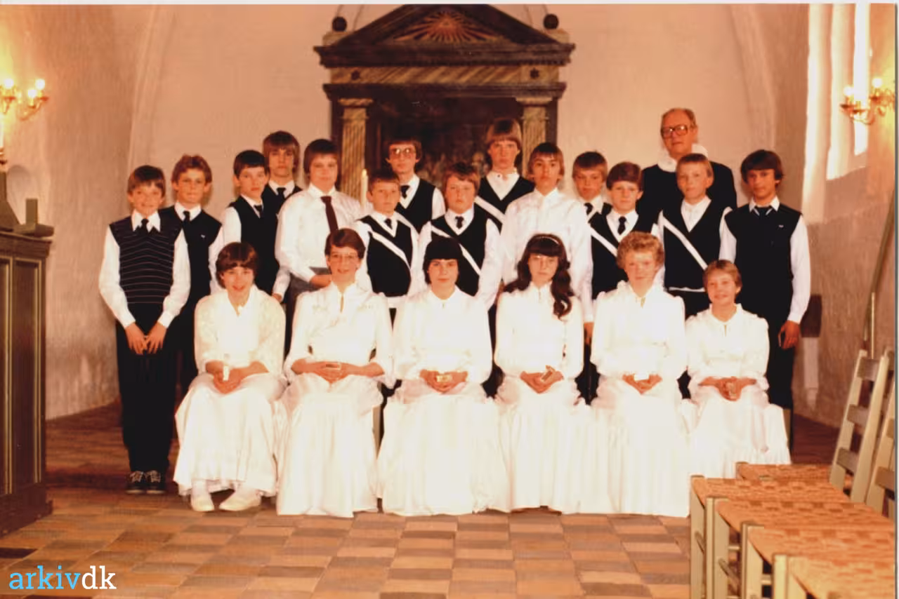 arkiv.dk | Konfirmander Thise Kirke 1983 Manna-Thise