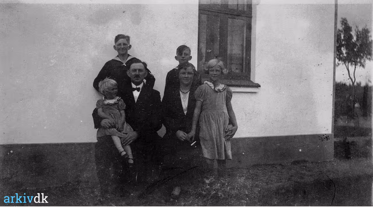 arkiv.dk | Murermester Jørgen Jensen og familie. 1932
