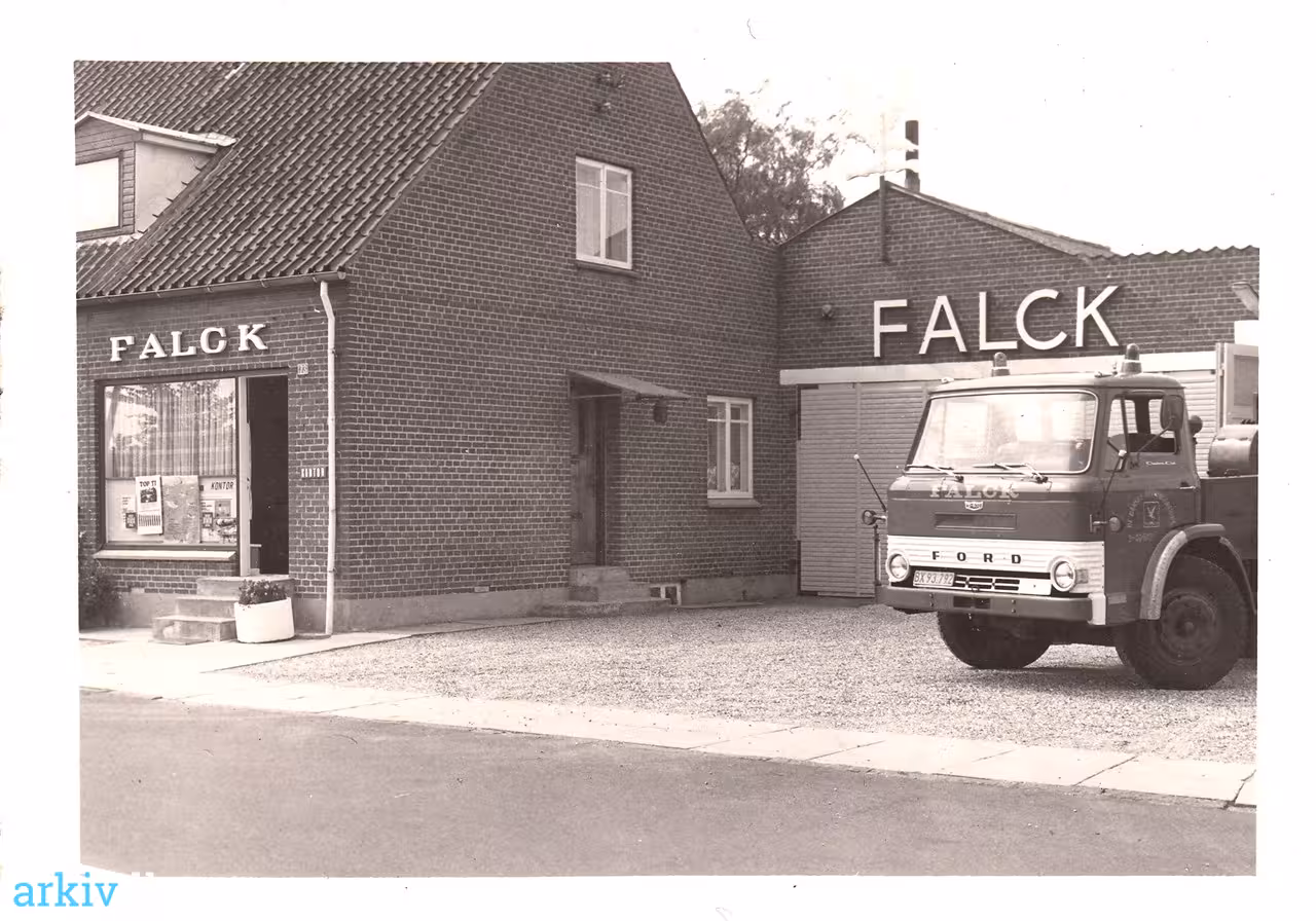 arkiv.dk | Den gamle Falck station i Ørsted