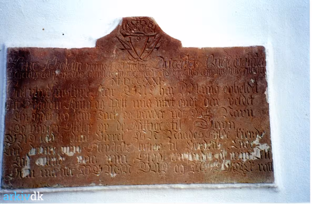 arkiv.dk | Stentavlen på Brylle Rytterskolen