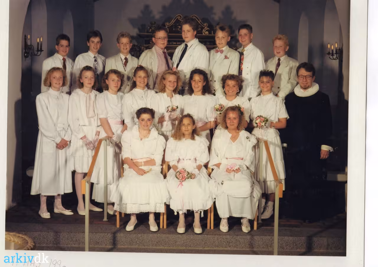 arkiv.dk | Konfirmation Sunds 11. maj 1990