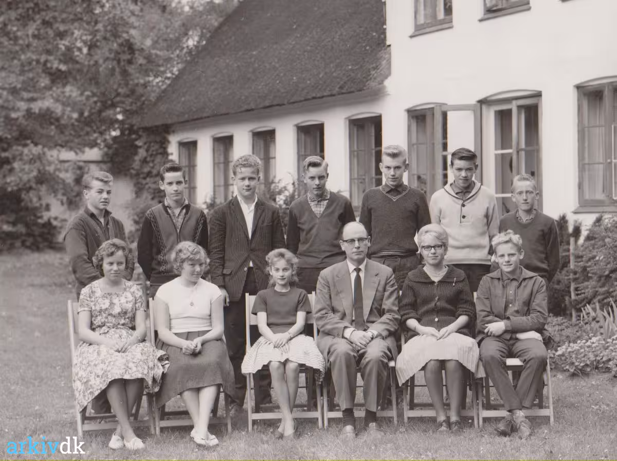 arkiv.dk | Konfirmation i Bov Kirke 1962 ved pastor Haritsø.