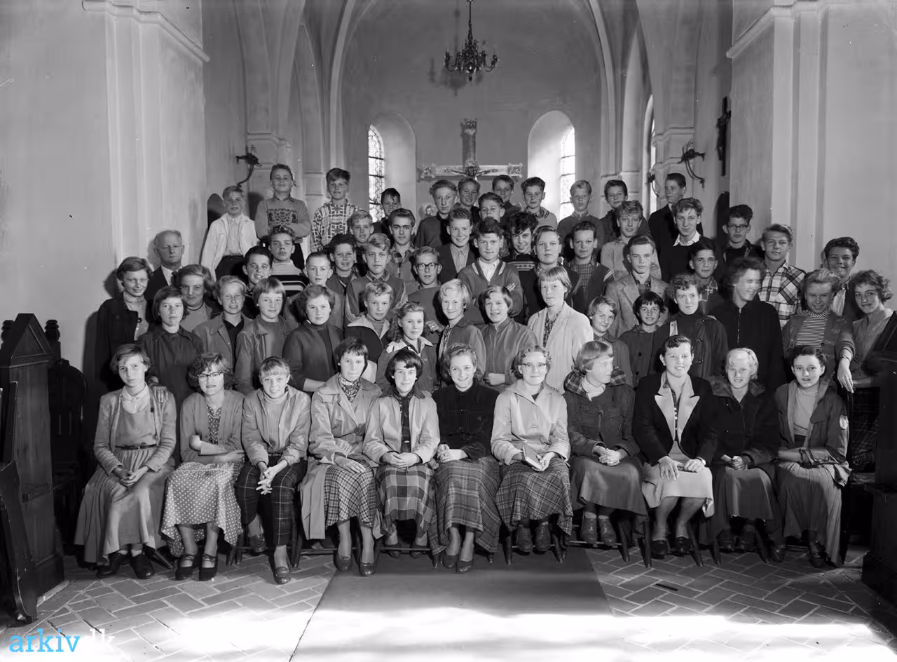 arkiv.dk | Konfirmation i Silkeborg Kirke 1956