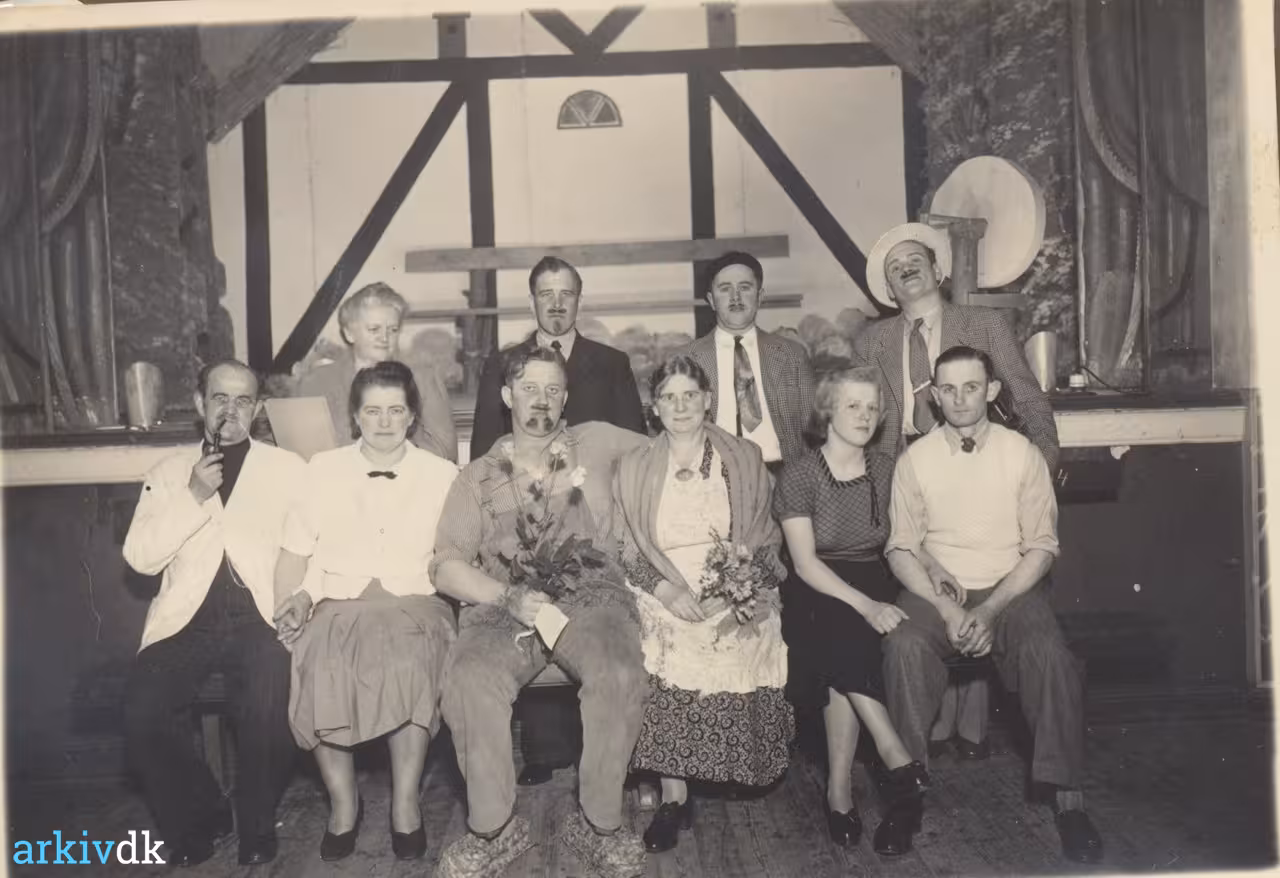 arkiv.dk | Dilettant i Hellum