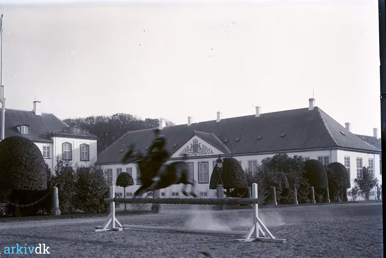 arkiv.dk | Lerchenborg Gods, springøvelser