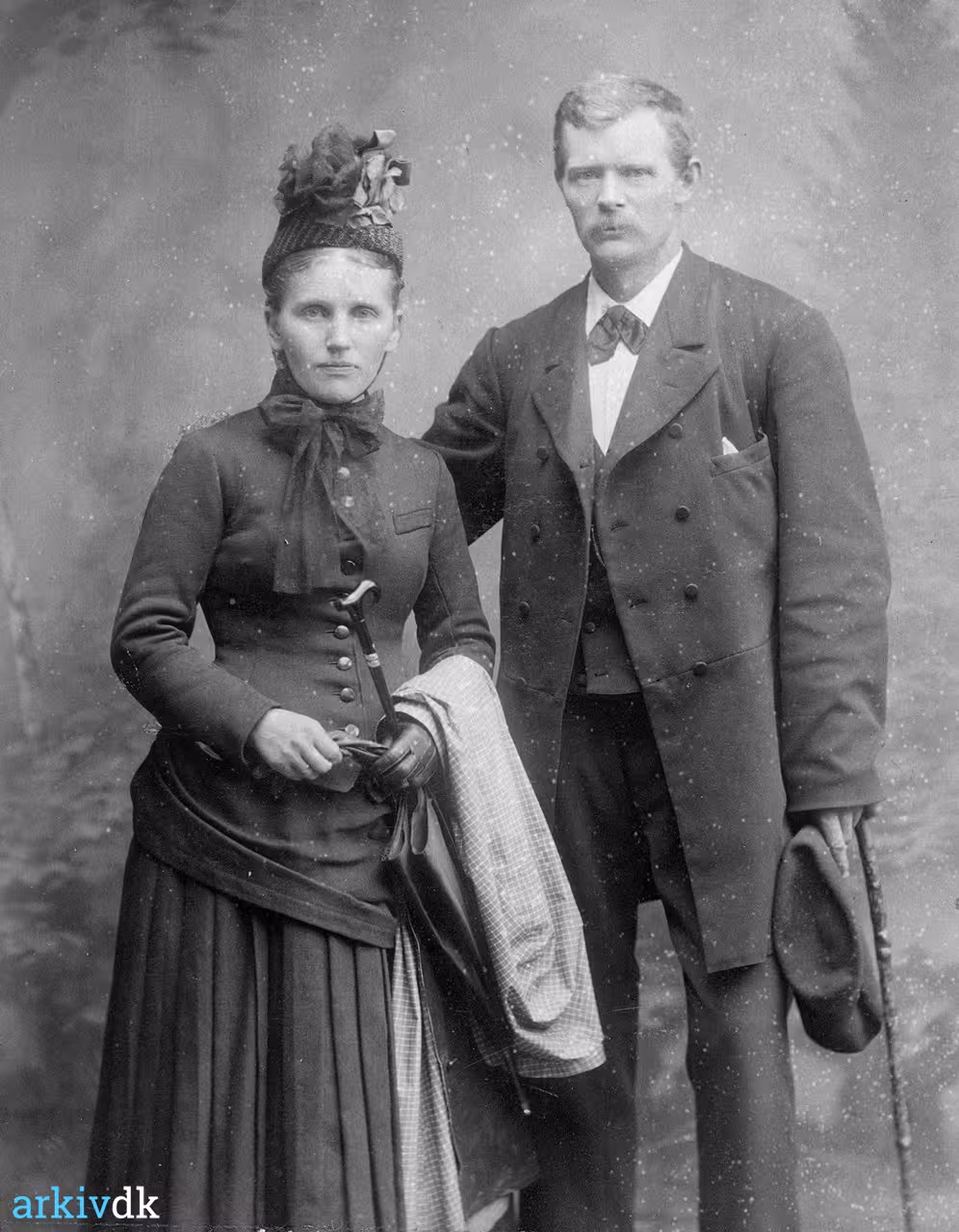 arkiv.dk | Smedemester Carl Larsen og hustru