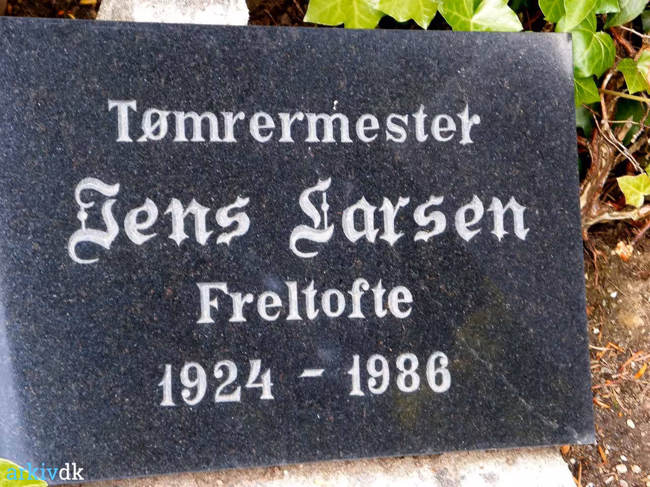 arkiv.dk | Gravsten på Nr.Lyndelse kirkegård