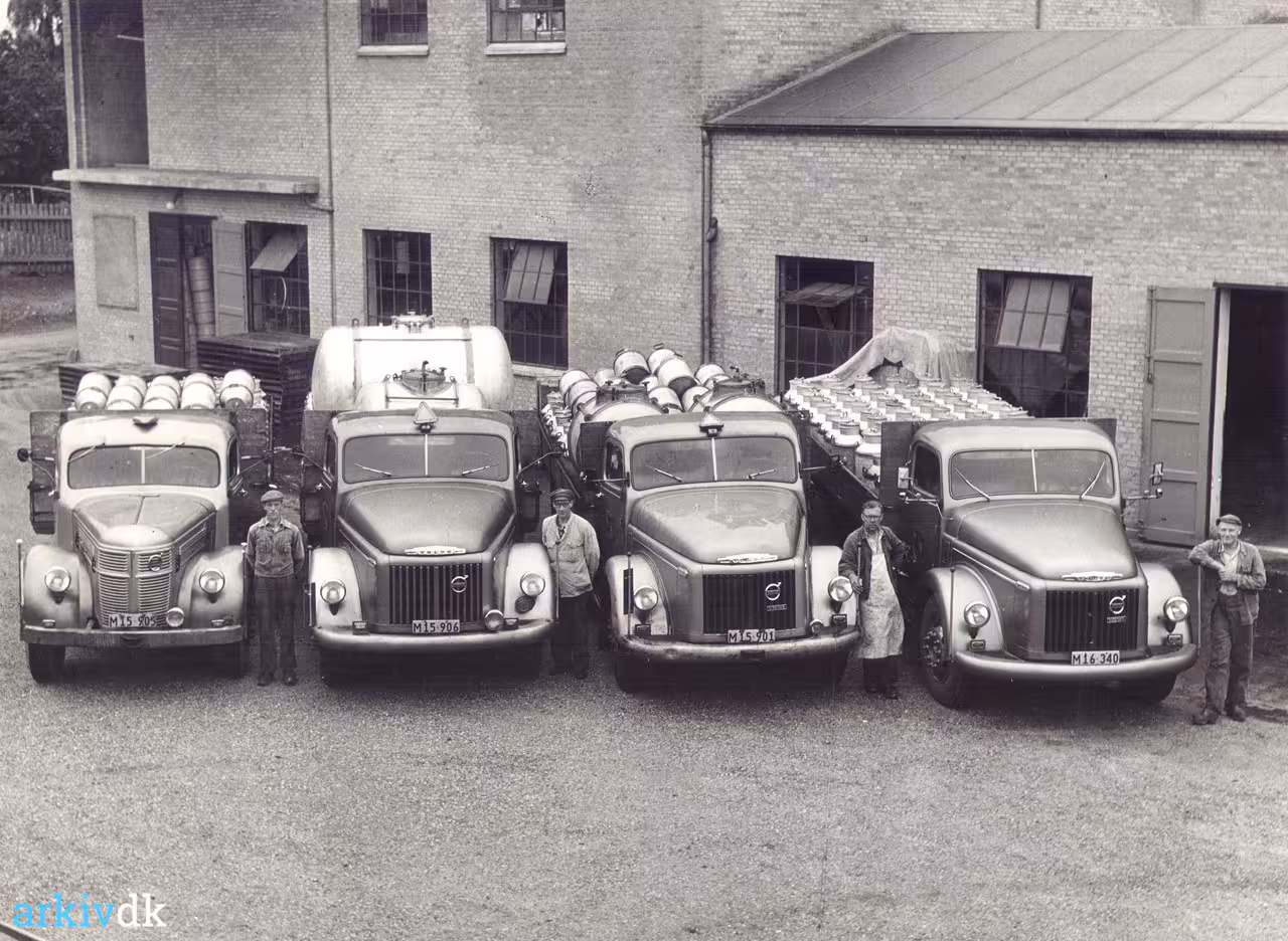 arkiv.dk | Sønderbys Fabriker. Lastbiler og chauffører.