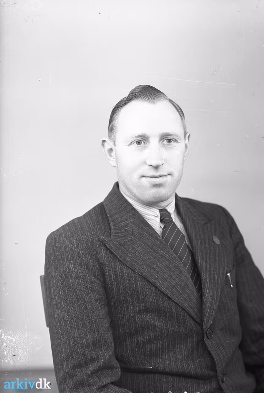 arkiv.dk | Kontorbestyrer Ejner Jensen, Ringe Sogneråd