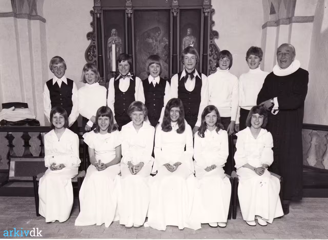 arkiv.dk | Konfirmander Gjesing 1977