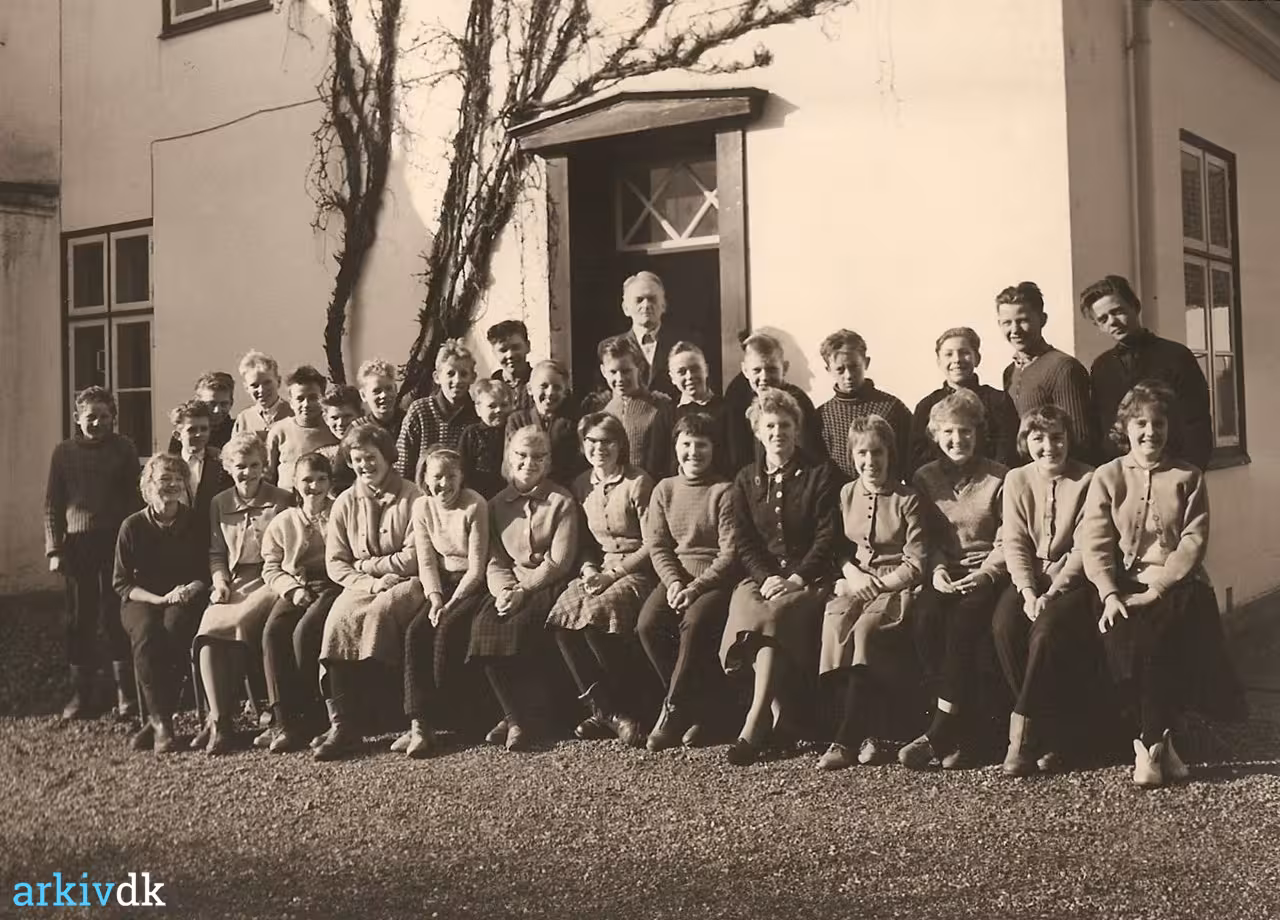 arkiv.dk | Konfirmation i Kalvehave Kirke, foråret 1960