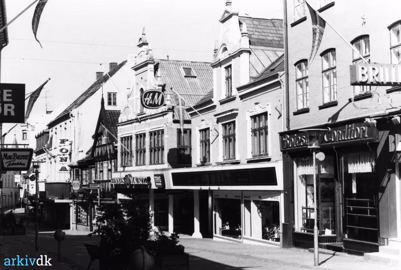 arkiv.dk | Torvegade 8-18, set mod nord, Vejle, ca. 1980