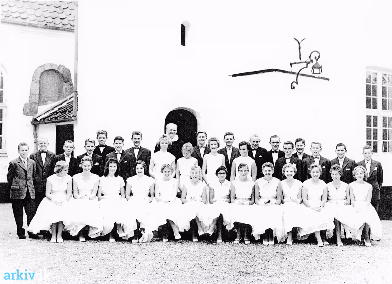 arkiv.dk | Konfirmander Ringe Kirke 1958 12/10