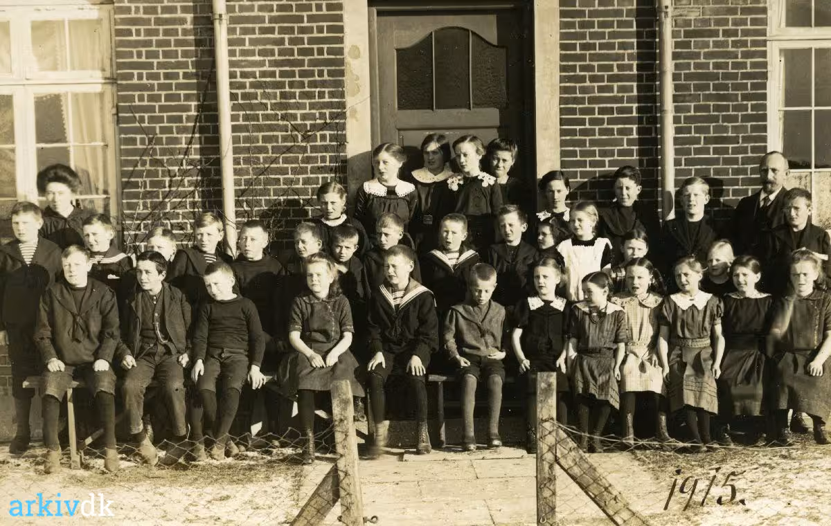 arkiv.dk | Elever og lærere ved Høgsholt Skole, 1915