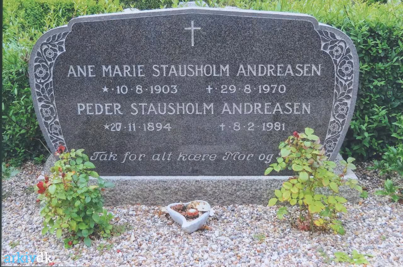 arkiv.dk | Gravsten, Thyborøn, 2017.