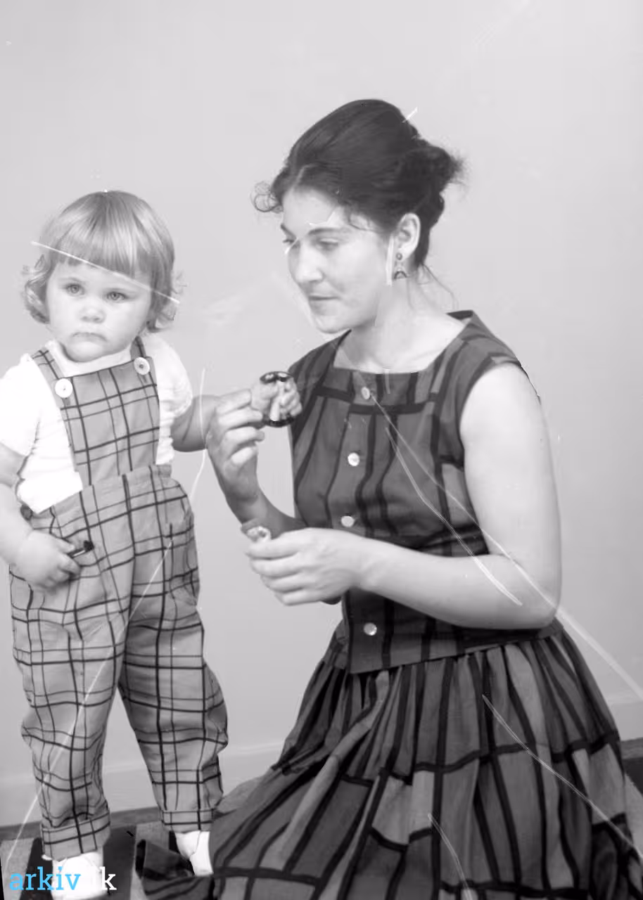 arkiv.dk | Bente Krag med Bodil