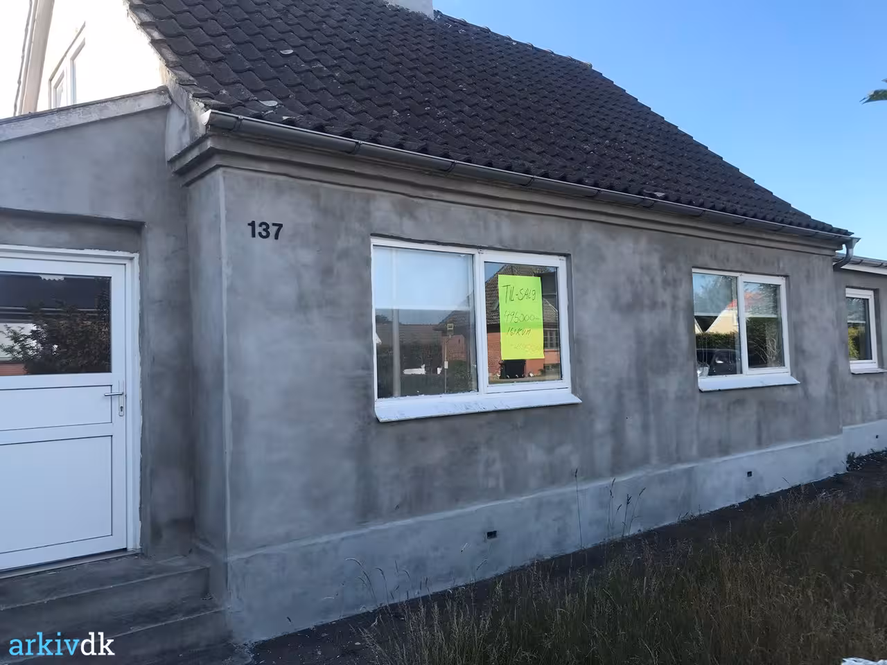 arkiv.dk | Brønderslevvej 137, Gærum, med til salg skilt i vindue, 13 ...