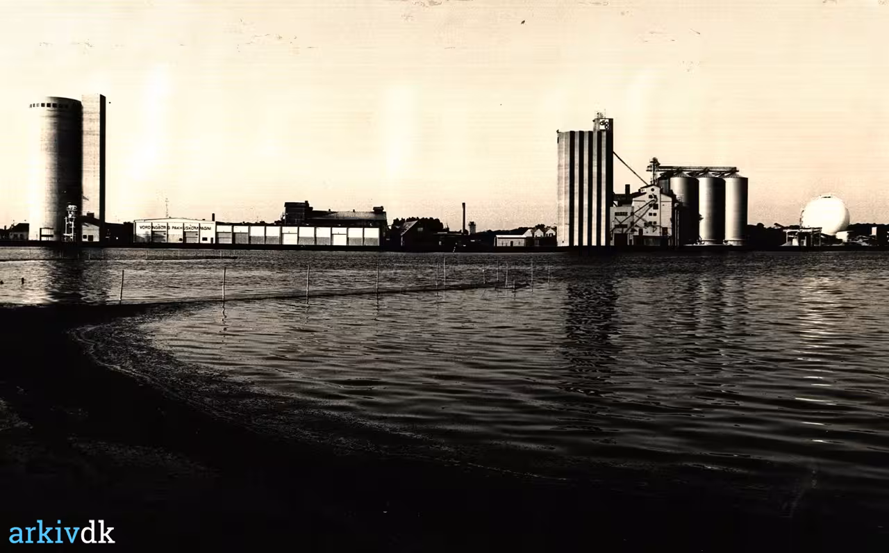 arkiv.dk | Havnefront ved Sydhavnen.