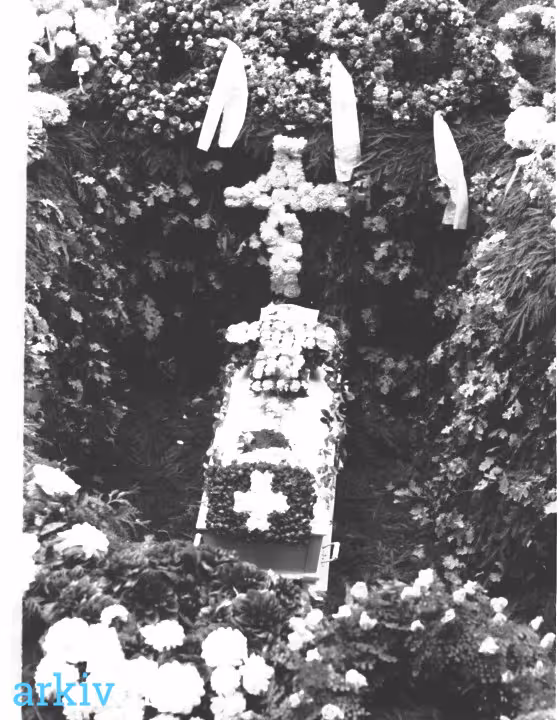 arkiv.dk | Begravelse af baron Reetz Thott, Strandegaard, Roholte, 1952 ...