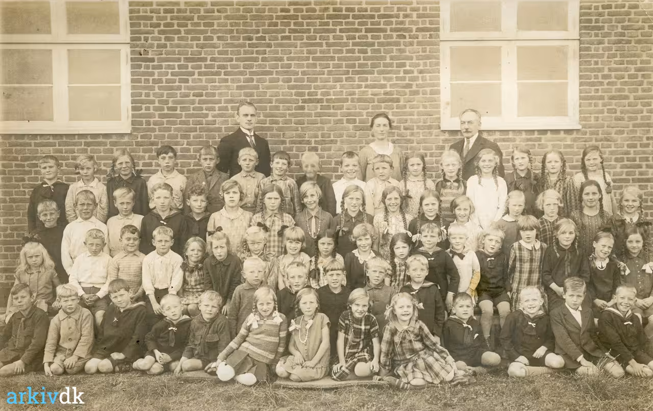 arkiv.dk | Elever fra Vester Hassing Skole 1927