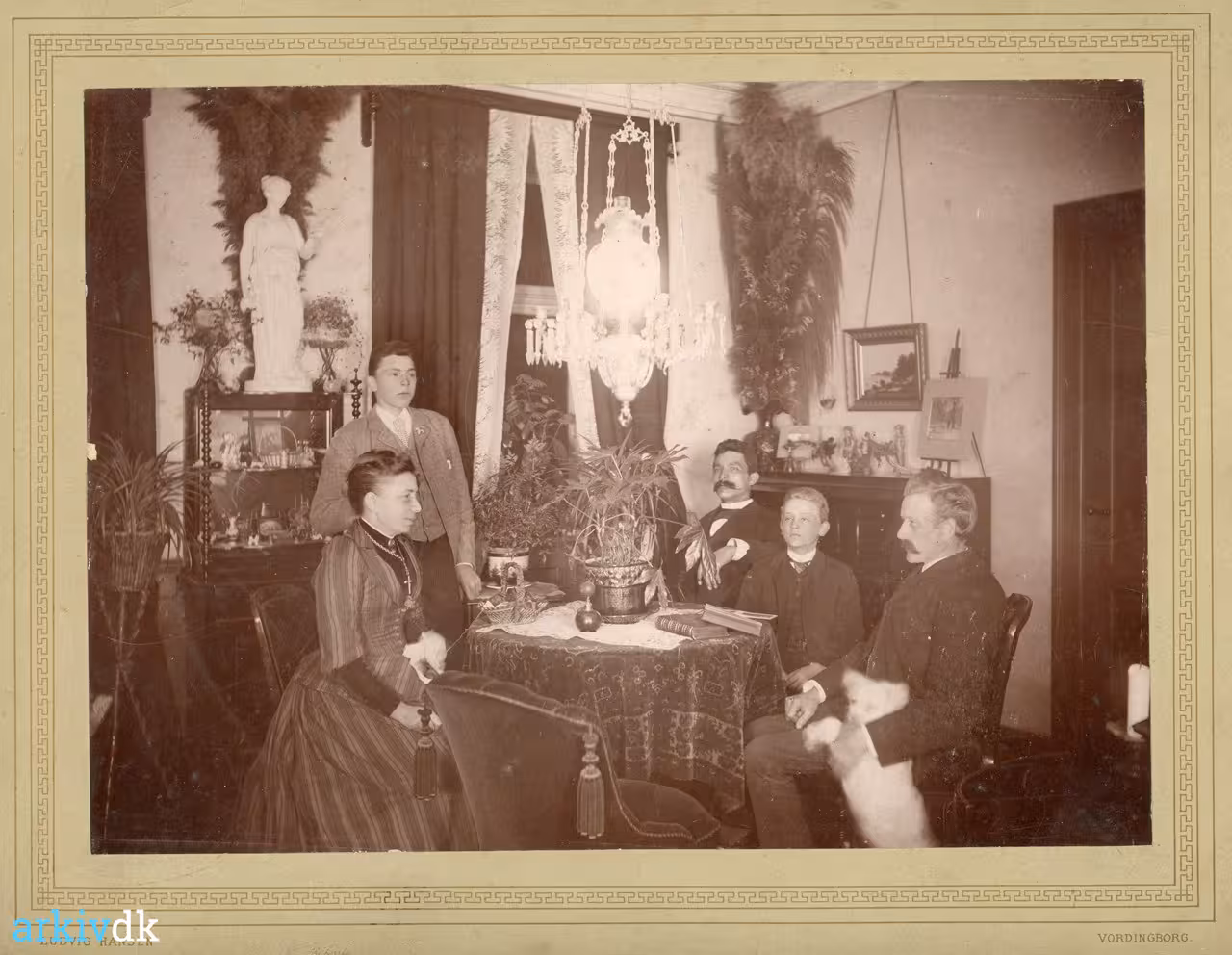 arkiv.dk | Fru Hjort g.m.Sophus Hjort, Algade 63