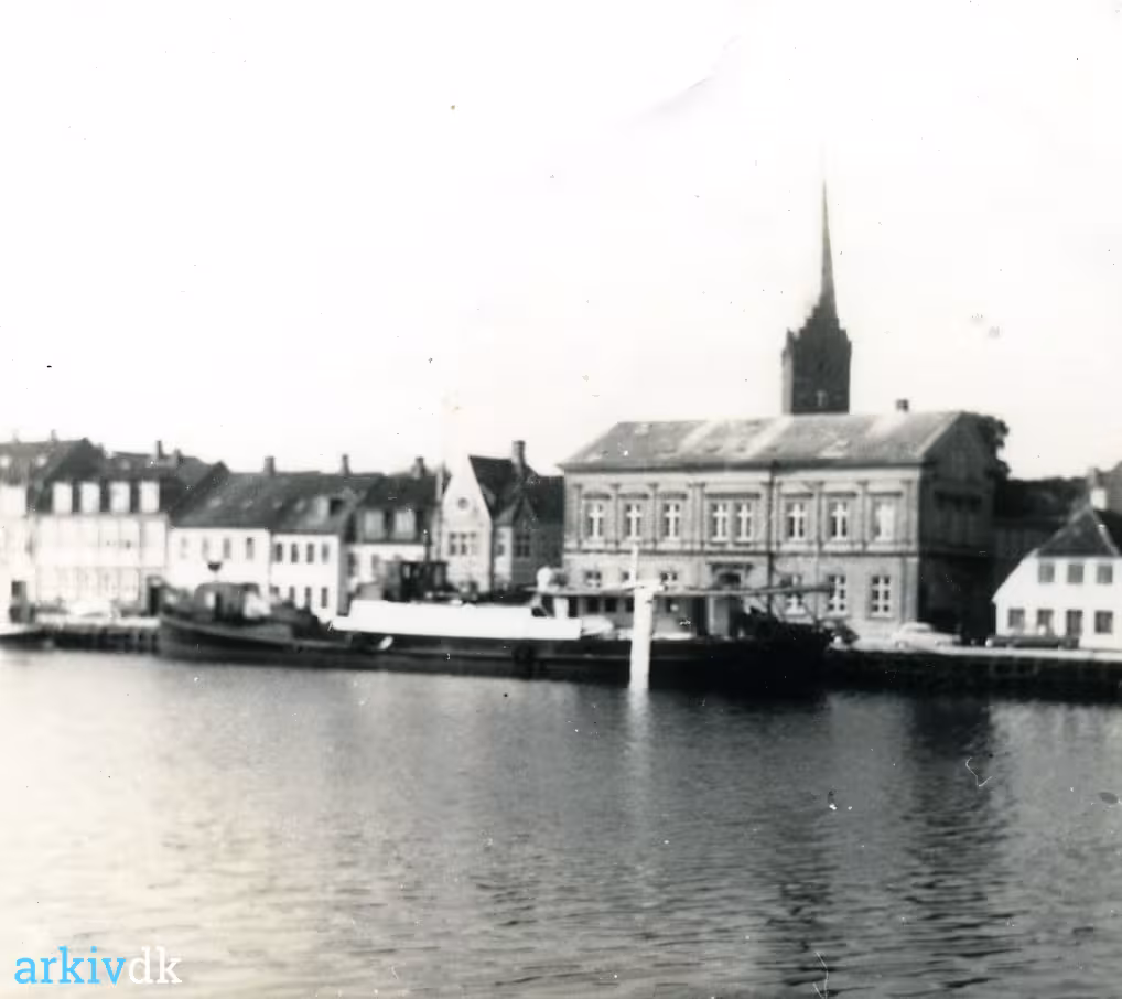 arkiv.dk | Nakskov havn, sydfynske "M/F Agnete"