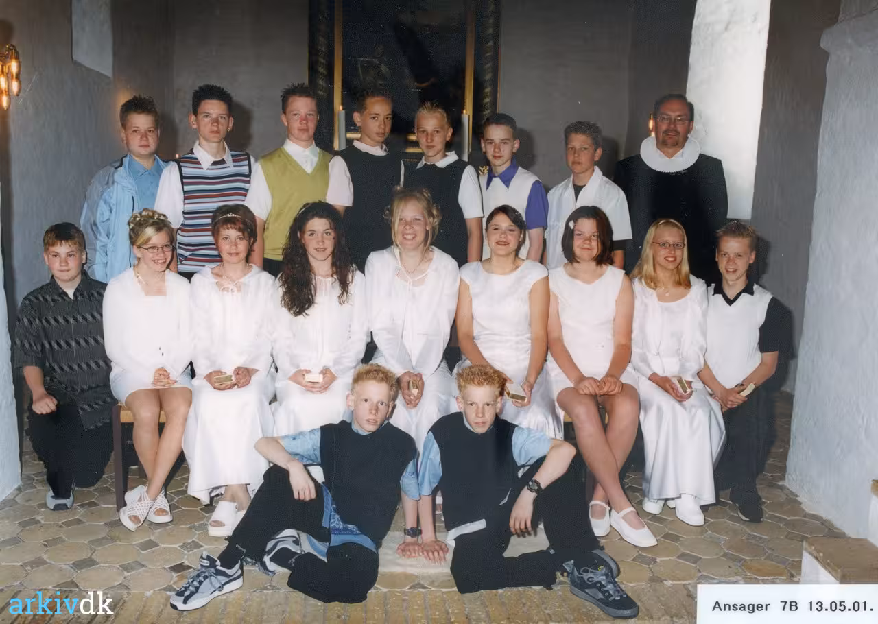 arkiv.dk | Konfirmation 2001 i Ansager